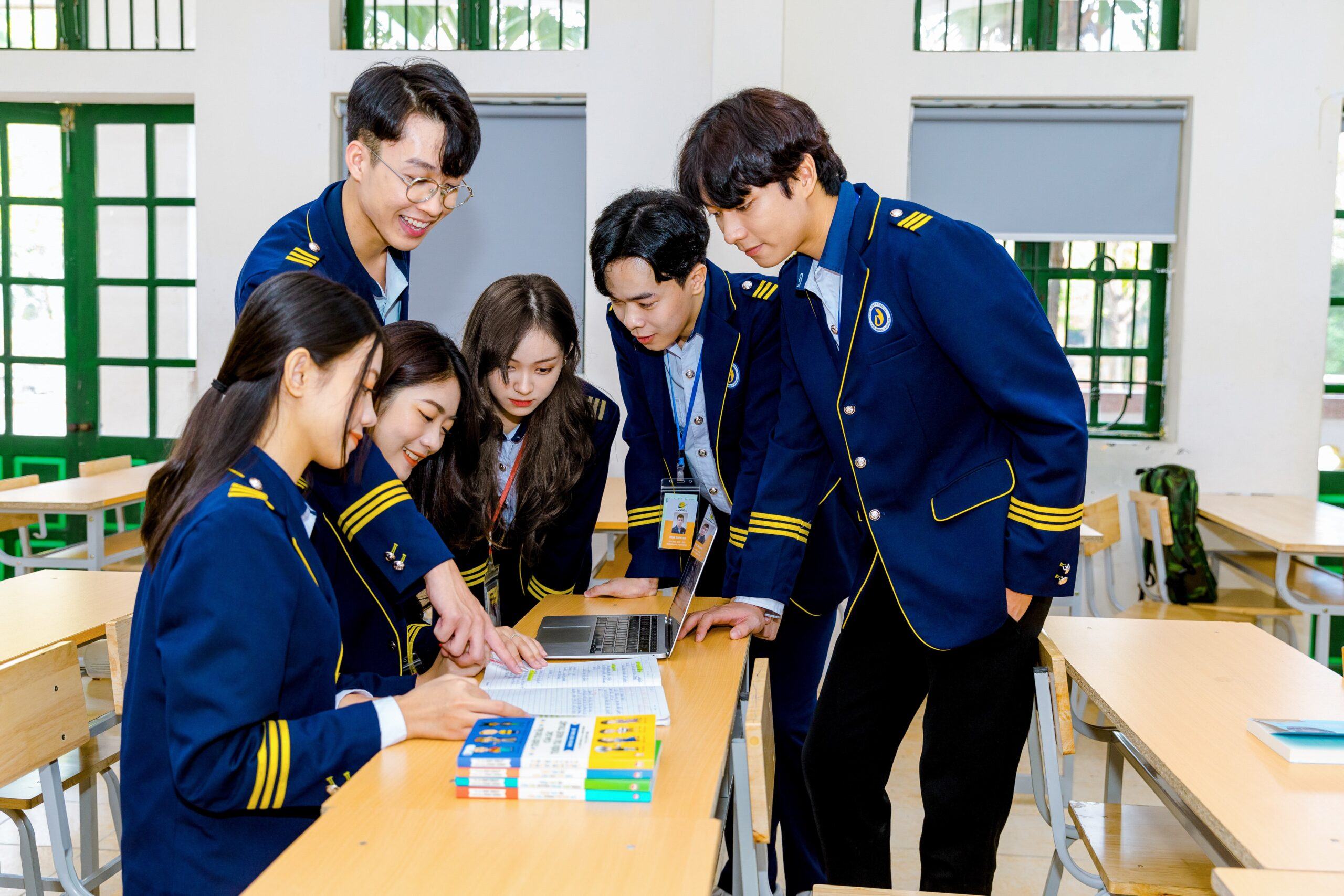 Tại sao nên chọn CEO High School? - CVG High School